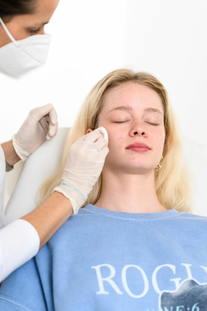 Akne Behandlung - KIPROV Sanfte Schönheitsmedizin